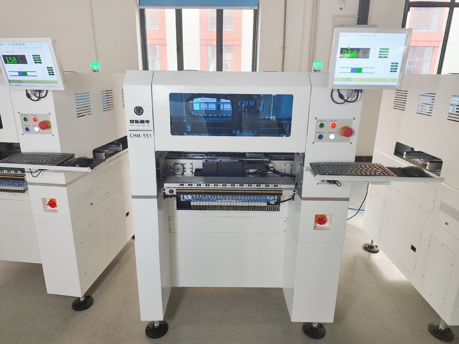 High Accuracy 4 Heads SMT Pick & Place Machine CHM-551 Automatic Nozzle ...