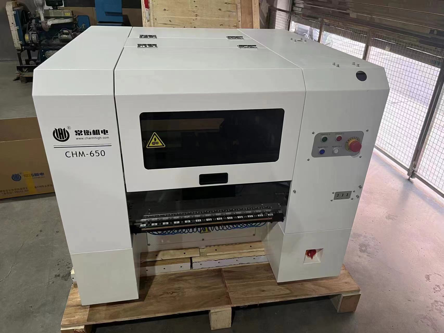 Charmhigh Table top SMT Pick and Place Machine 4 Heads 50 Feeders High-end
